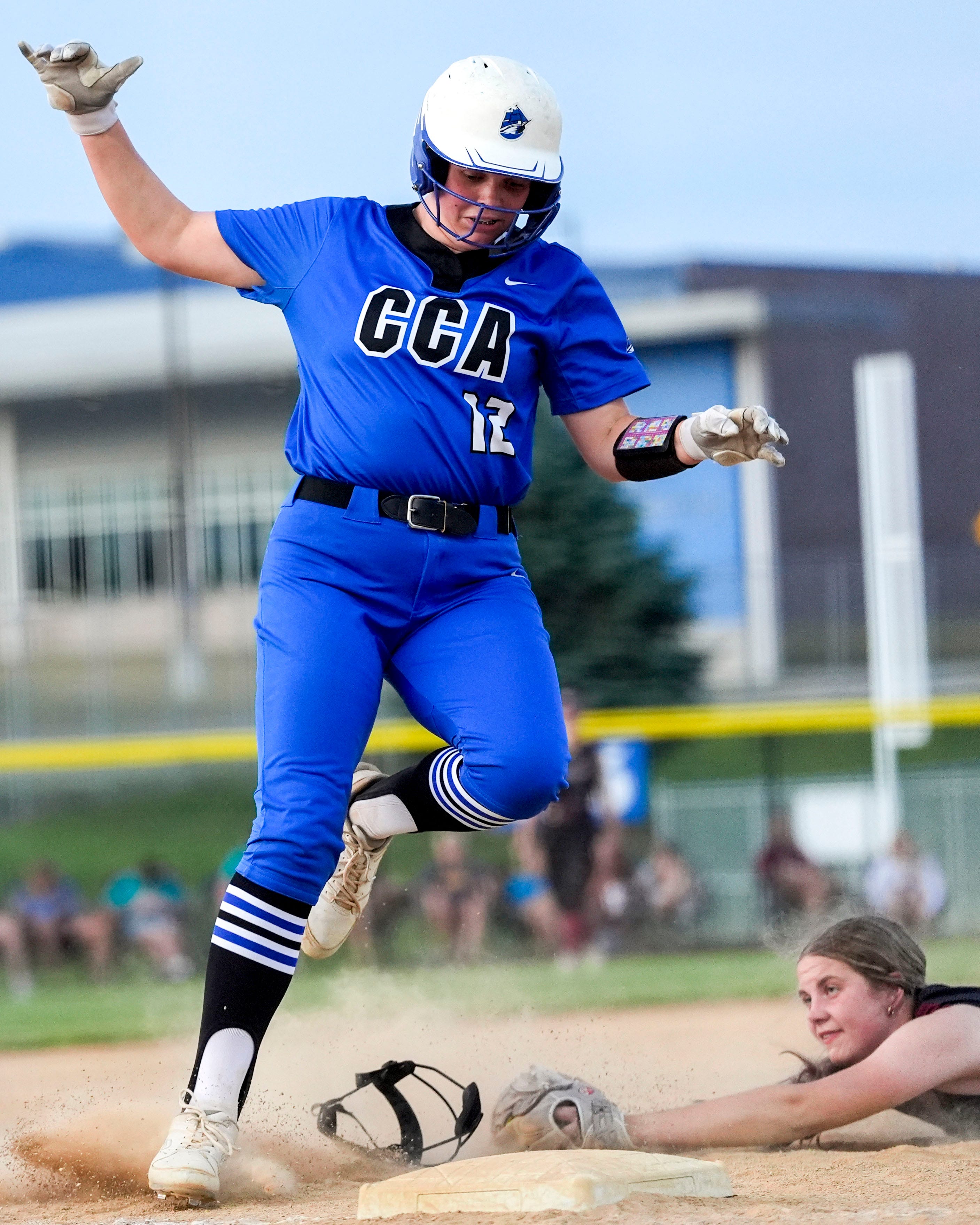 Lizzie Pasbrig battles through broken jaw, leads CCA softball past ...