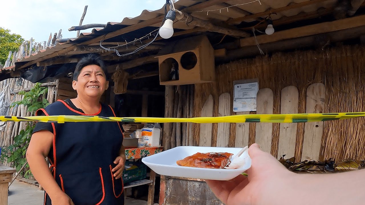 Gringo tourist orders food in forgotten Mayan language in Mexico