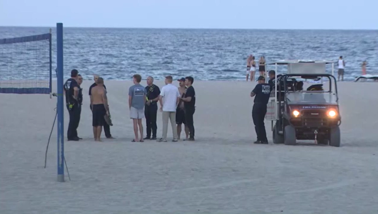 Dad drowns saving 2 kids at FL beach on Father’s Day