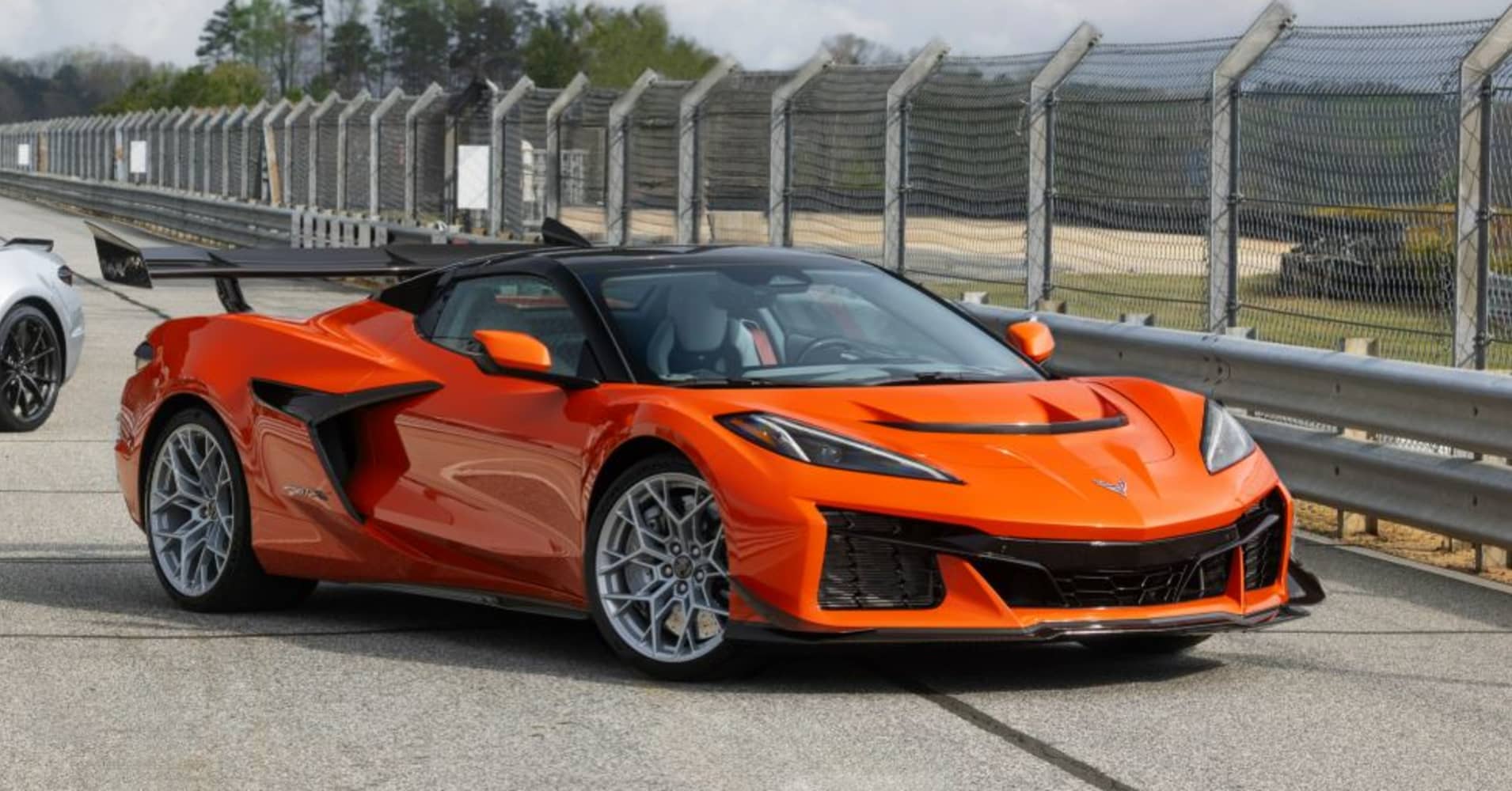 GM unveils quickest Corvette ever with ZR1X 'hypercar' going 0-60 mph ...