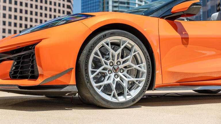 Electrification Takes the New 2026 Chevrolet Corvette ZR1X Hyper ’Vette ...
