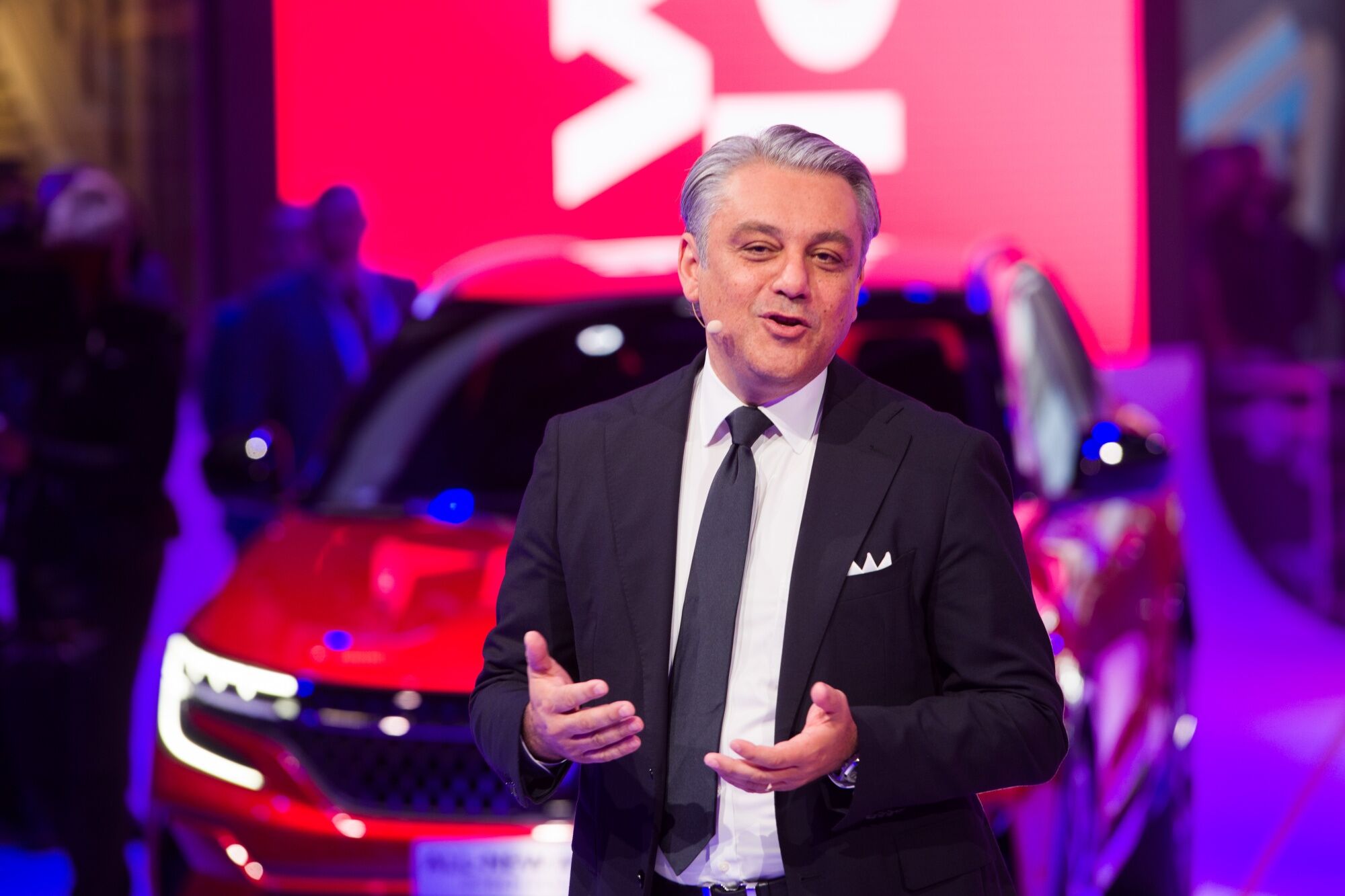 Renault Kicks Off CEO Search After De Meo’s Surprise Exit