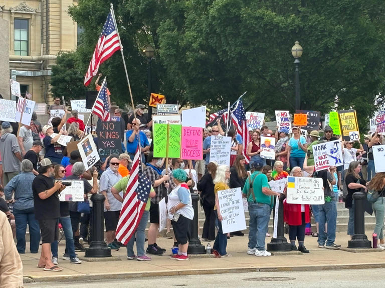 Did 'No Kings' protests affect Donald Trump's approval rating? 10 polls ...