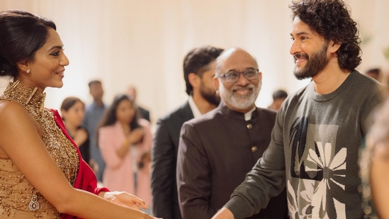 Sobhita Dhulipala welcomes Mahesh Babu with a smile at Akhil Akkineni's ...