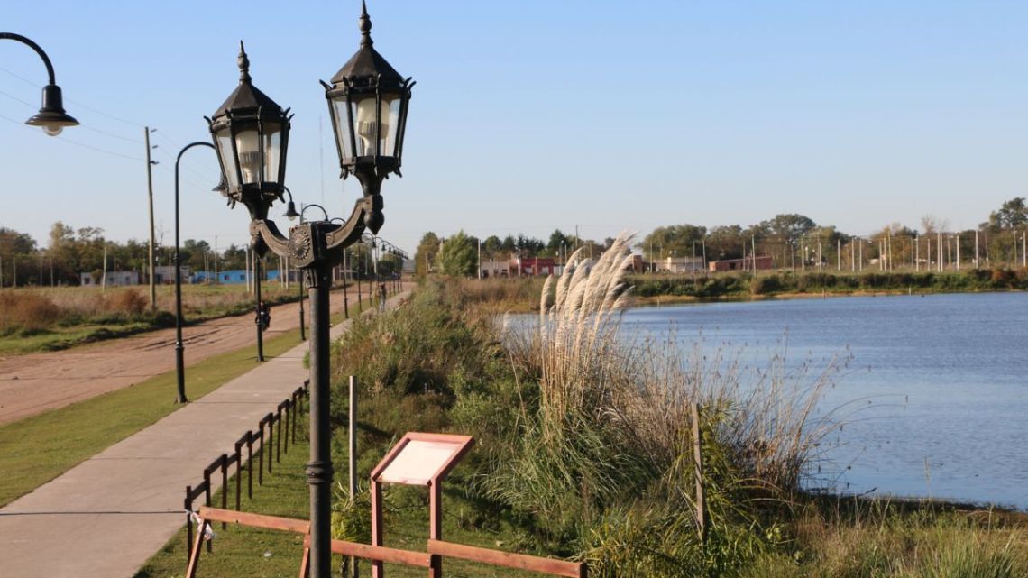 El encantador pueblo bonaerense a dos horas de CABA que celebra 112 años rodeado de lagunas y campo