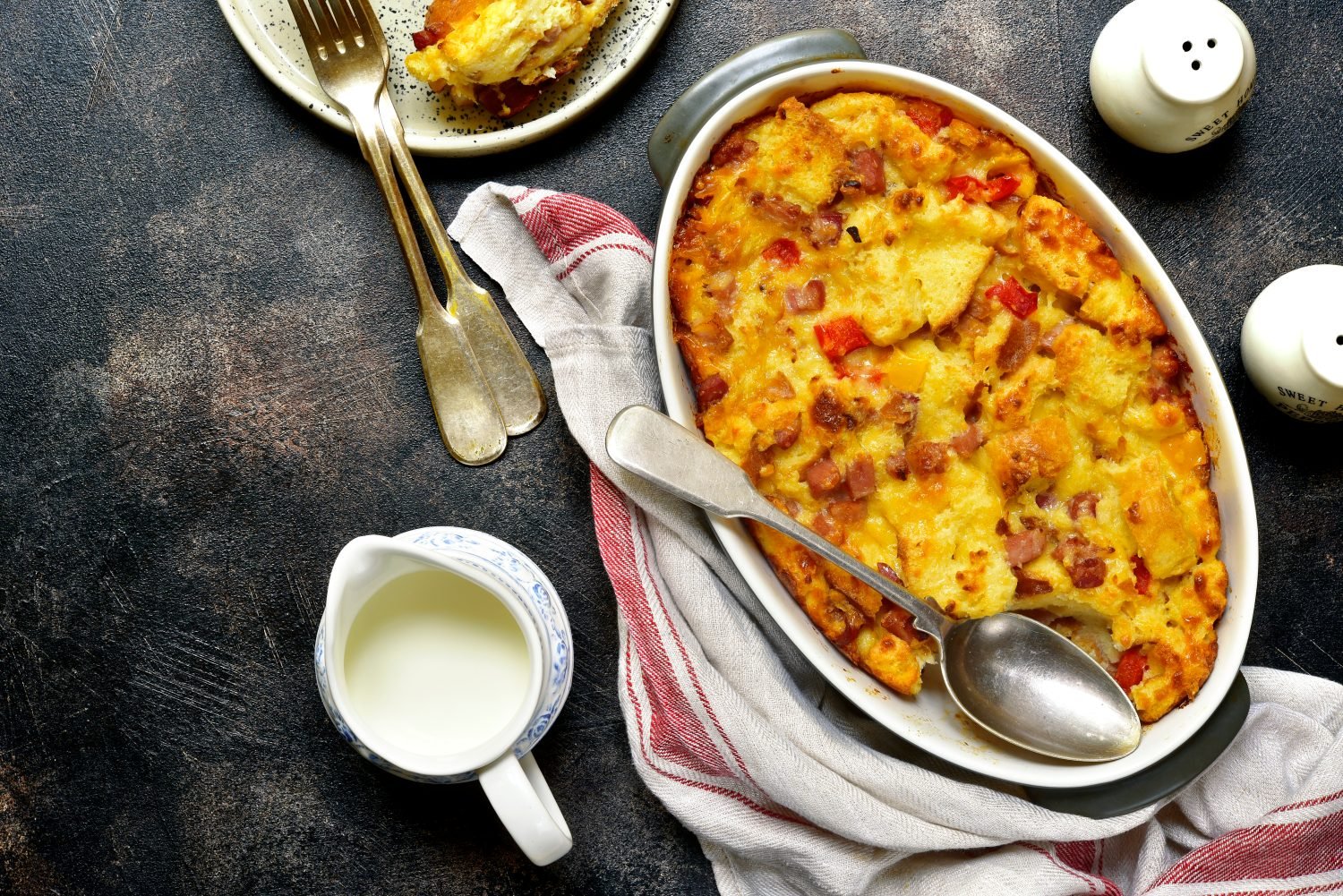 Easy Two-Way Crock Pot Breakfast Casserole Recipes