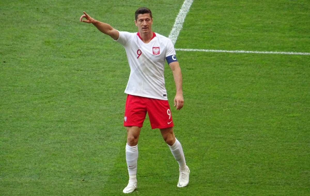 Spór Lewandowski-Probierz. Po czyjej stronie są kibice?