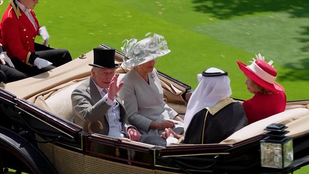 King and Queen greeted with cheers as they arrive at Royal Ascot