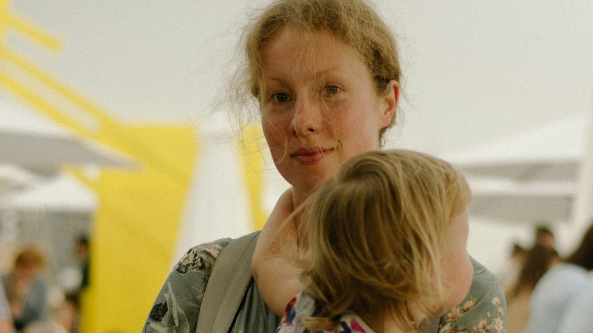 5 silences a woman keeps when she stays for her children and forgets ...