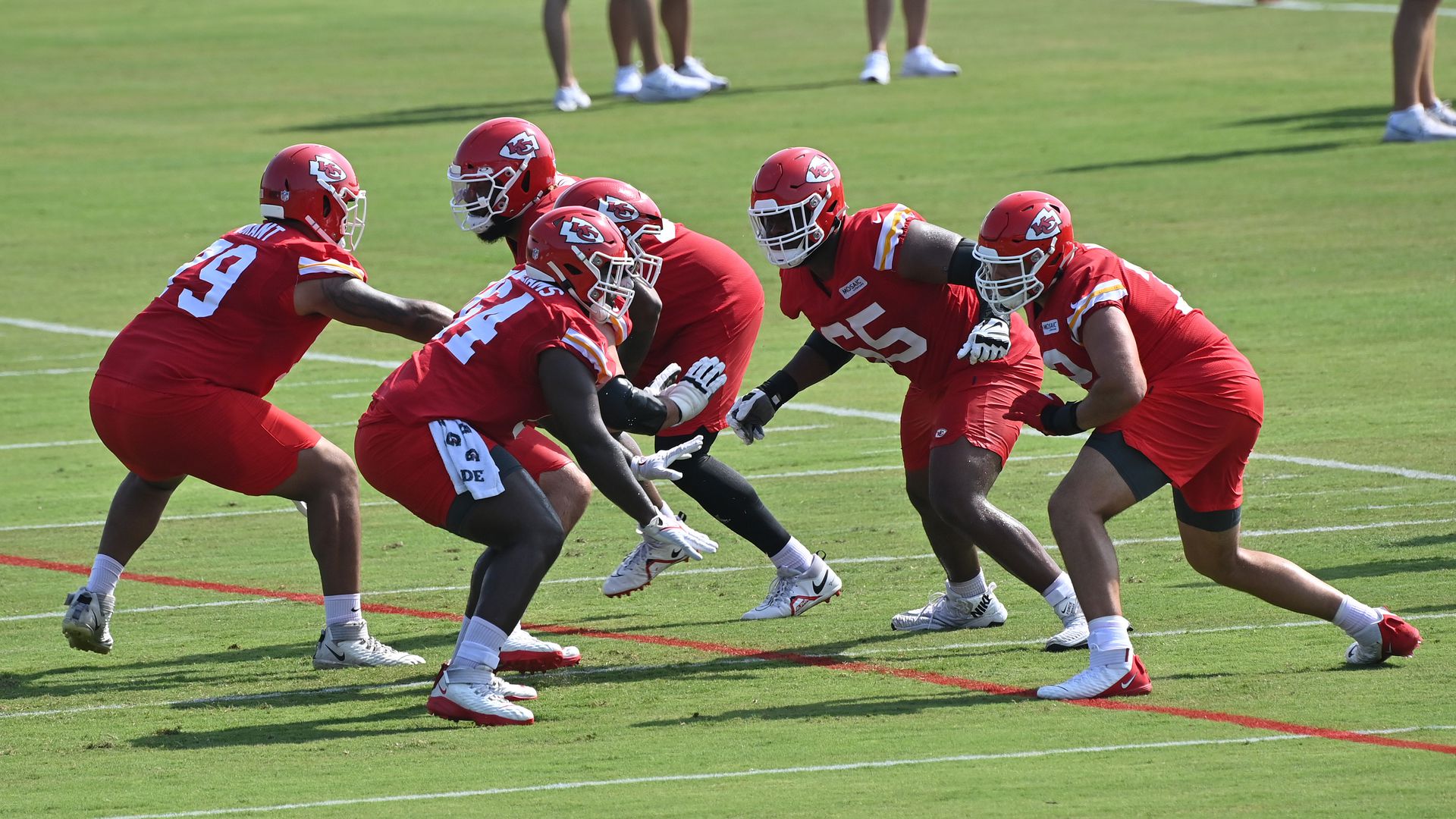 Trey Smith and Travis Kelce both report to Chiefs’ mandatory minicamp