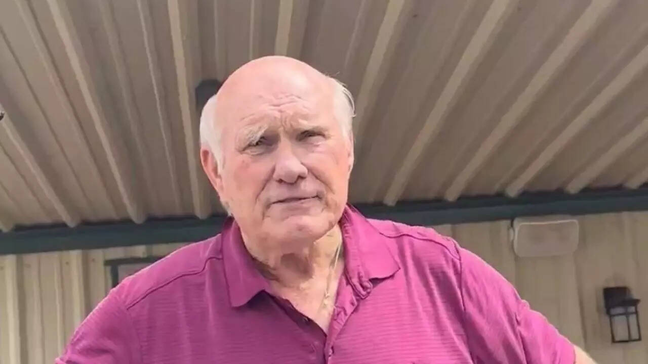 Terry Bradshaw breaks silence after surprising airport pat down caught ...