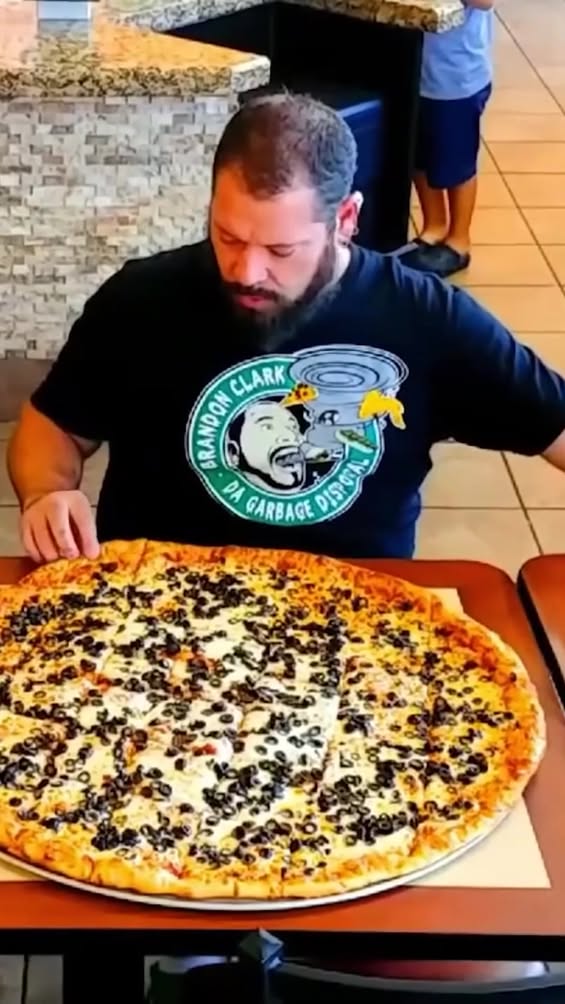 Can I Eat A 10LBs Pizza SOLO? $500 Prize 😋