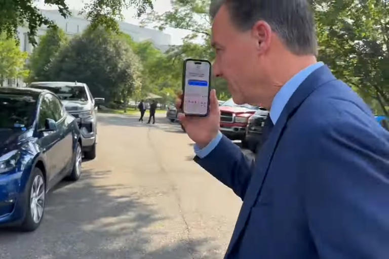 Dem Rep. Tom Suozzi dodges questions about anti-ICE LA riots by faking ...