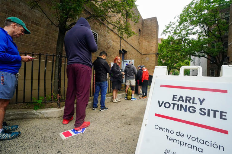 Heated NYC Democratic mayoral primary inspires huge spike in turnout as ...