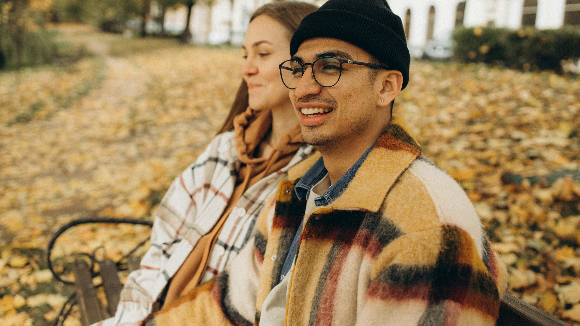 10 Reasons To Stay Friends With Your Ex & 10 Reasons To Cut Them Off