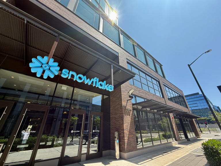 It’s Snowflake season in Bellevue as cloud giant puts cool touches on ...