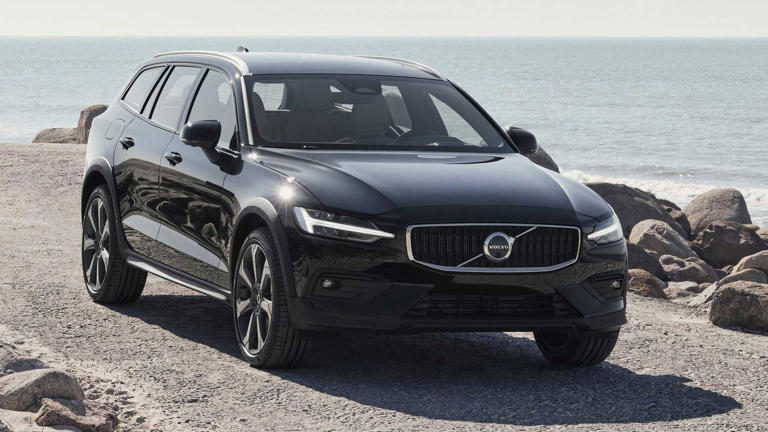 Volvo V60 Cross Country, the brand's last wagon in America, is canceled