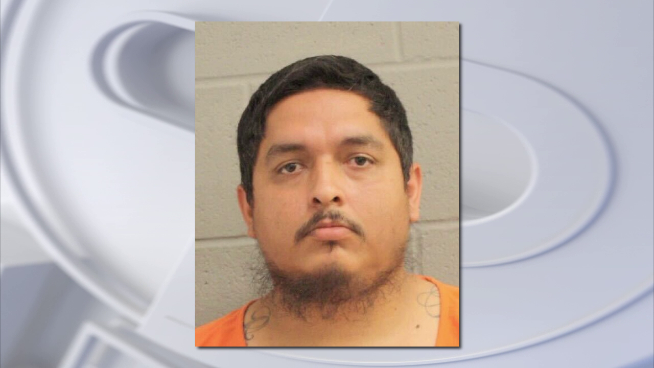 35-year-old man accused of charging people to haul off their heavy ...