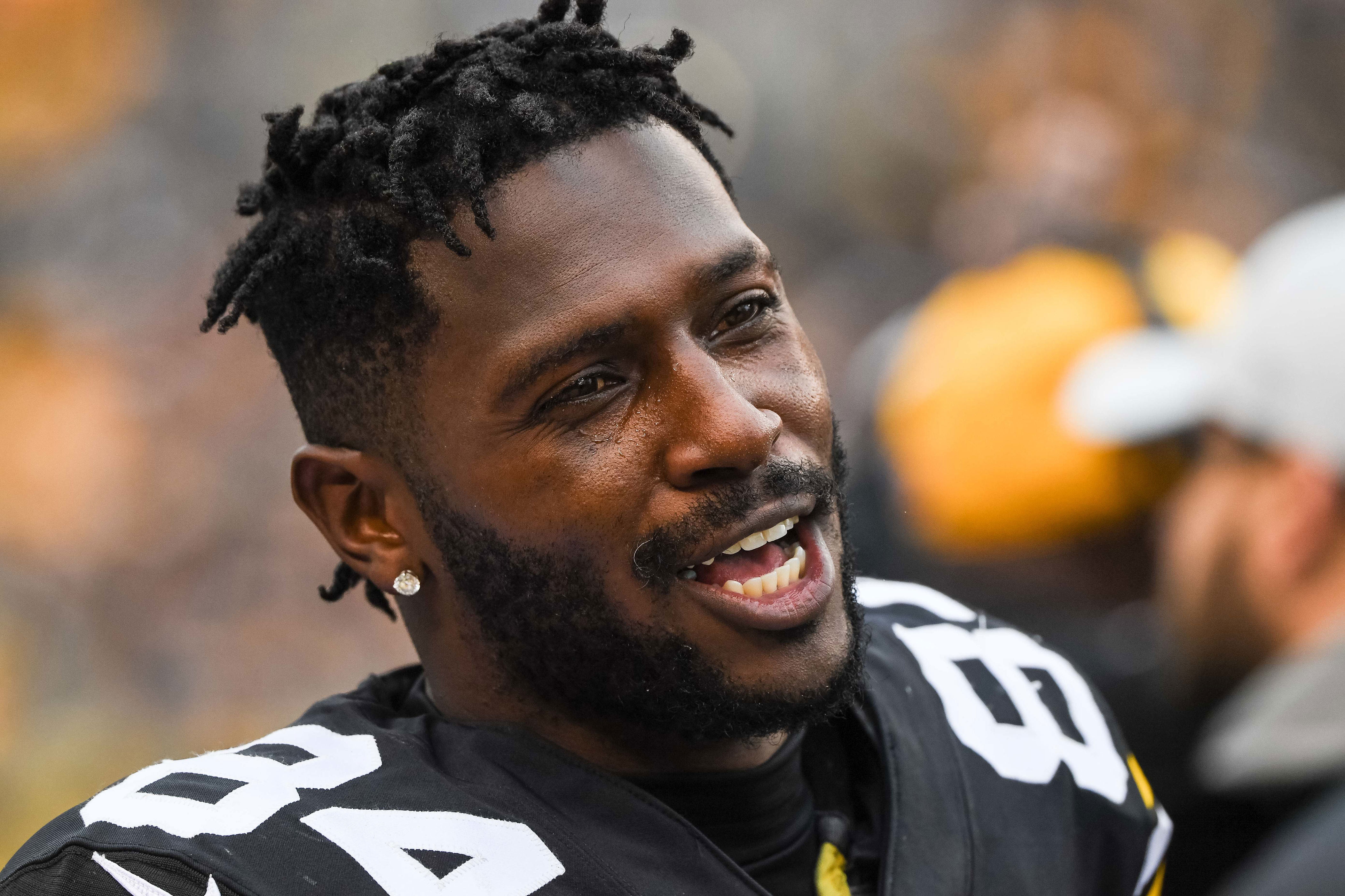 Ex-Steelers WR Antonio Brown fires major shot at Shedeur, Shilo Sanders ...