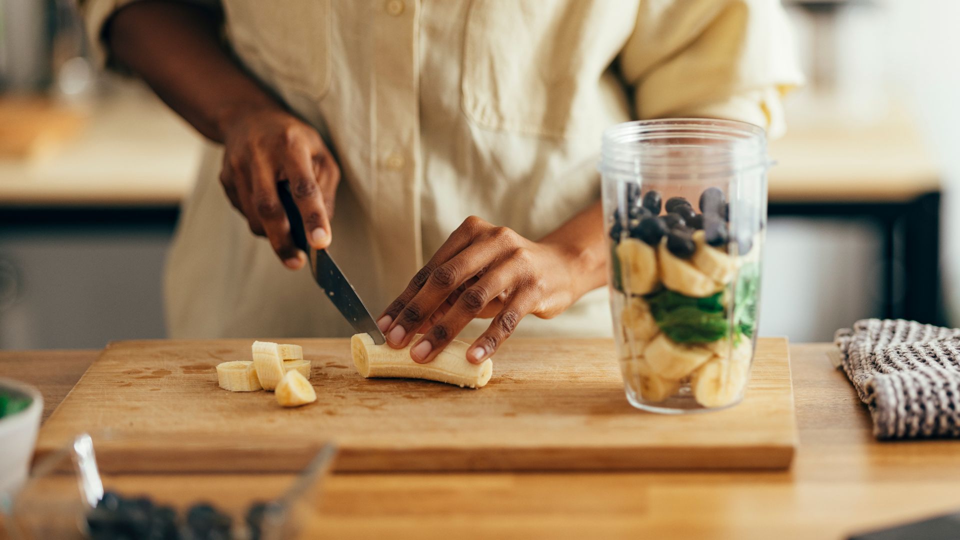 Not apples or grapes - gastroenterologist reveals the best fruit for ...