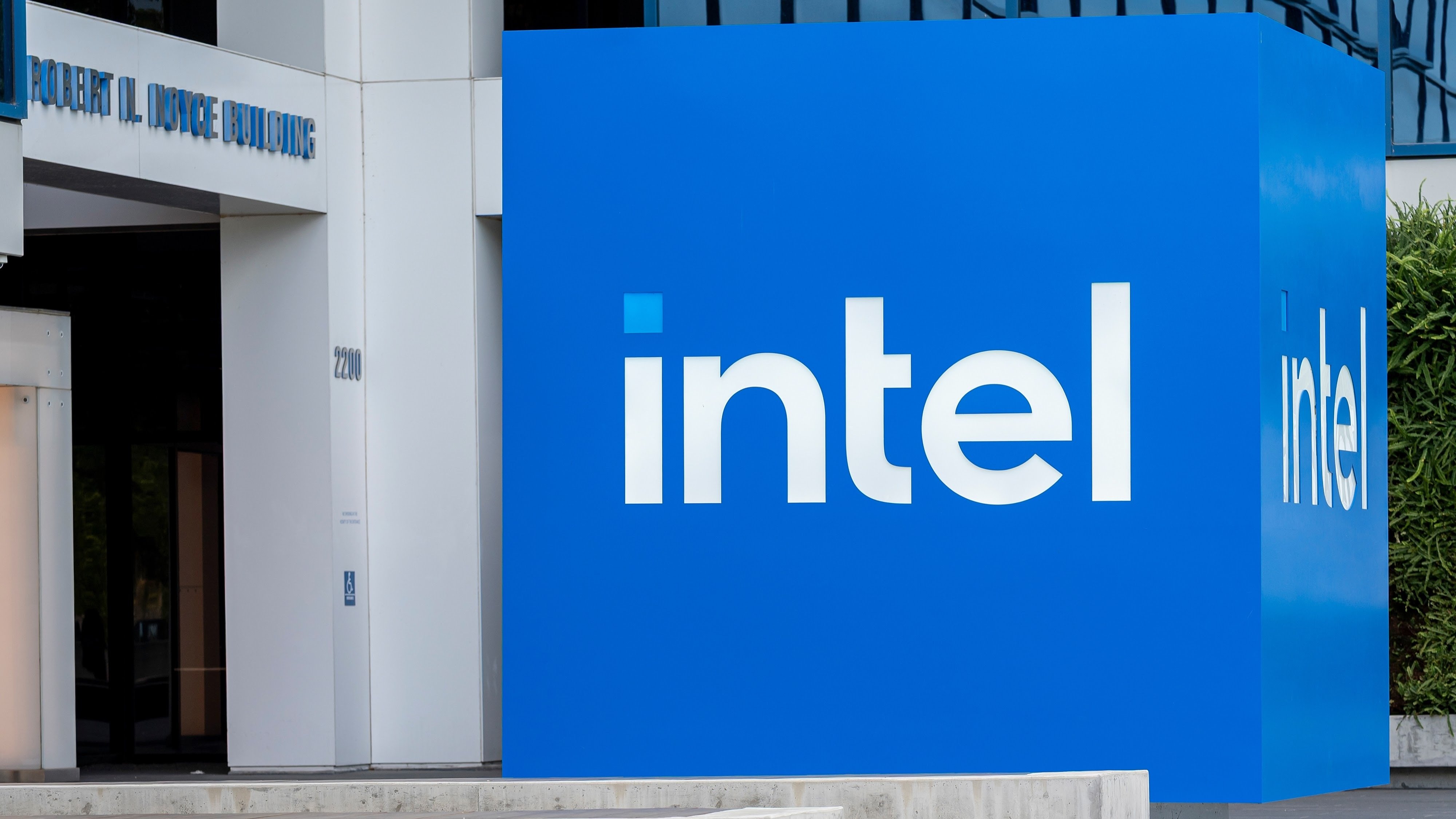Intel Lay Offs Begin, Up to 20% of Its Factory Workforce May Be Cut