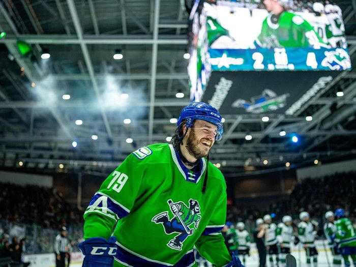 Canucks: Why this is the year to pass on professional tryouts