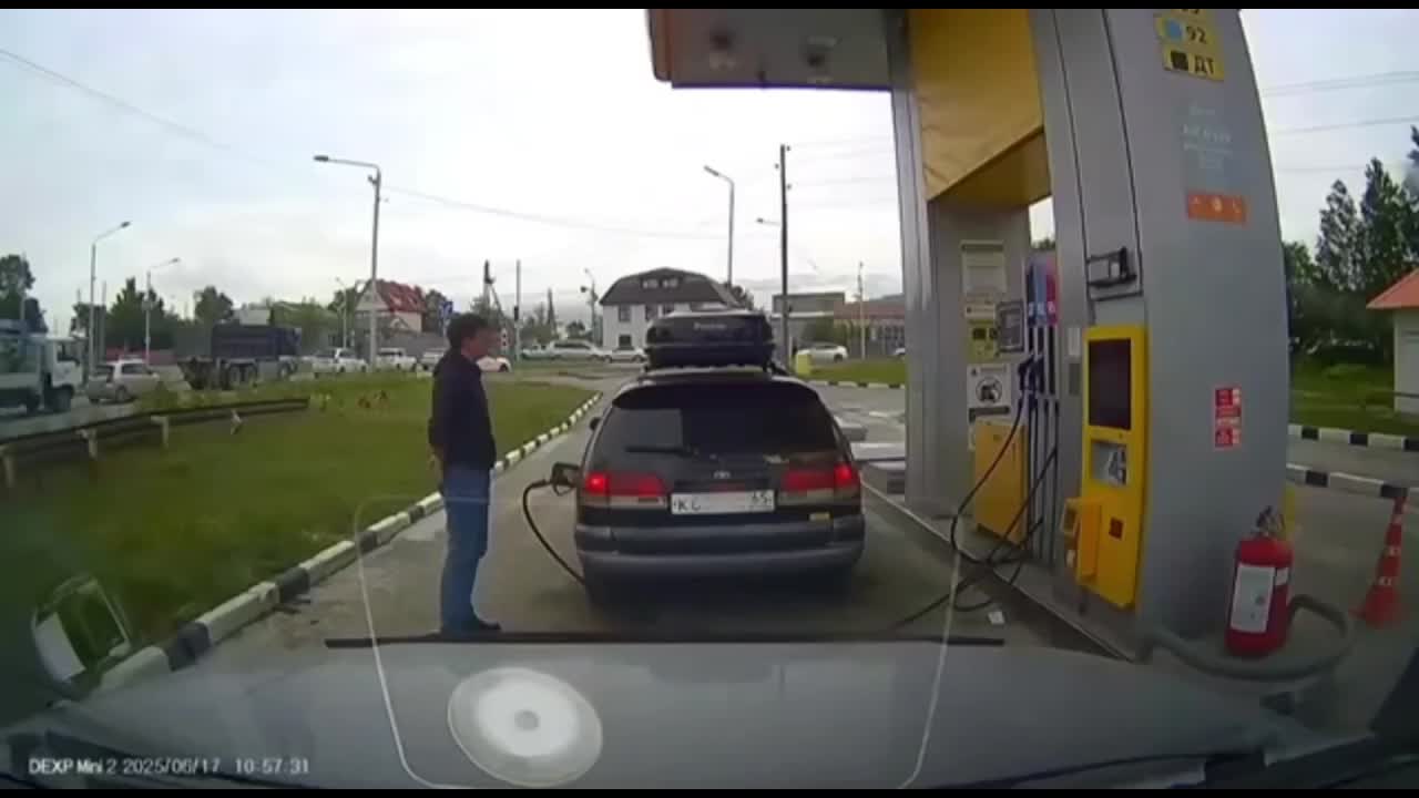 Man ignites vehicle at gas station in Yuzhno-Sakhalinsk, Russia