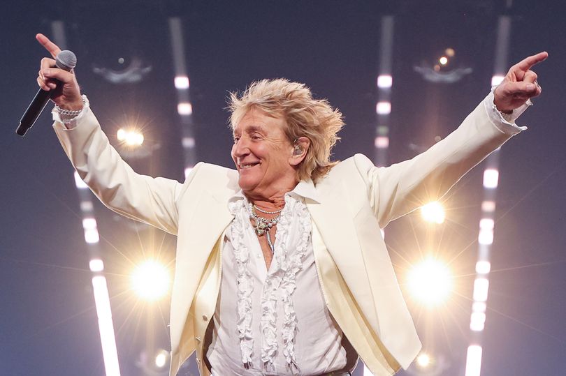 Sir Rod Stewart gives two big reasons he won't go to Donald Trump's ...