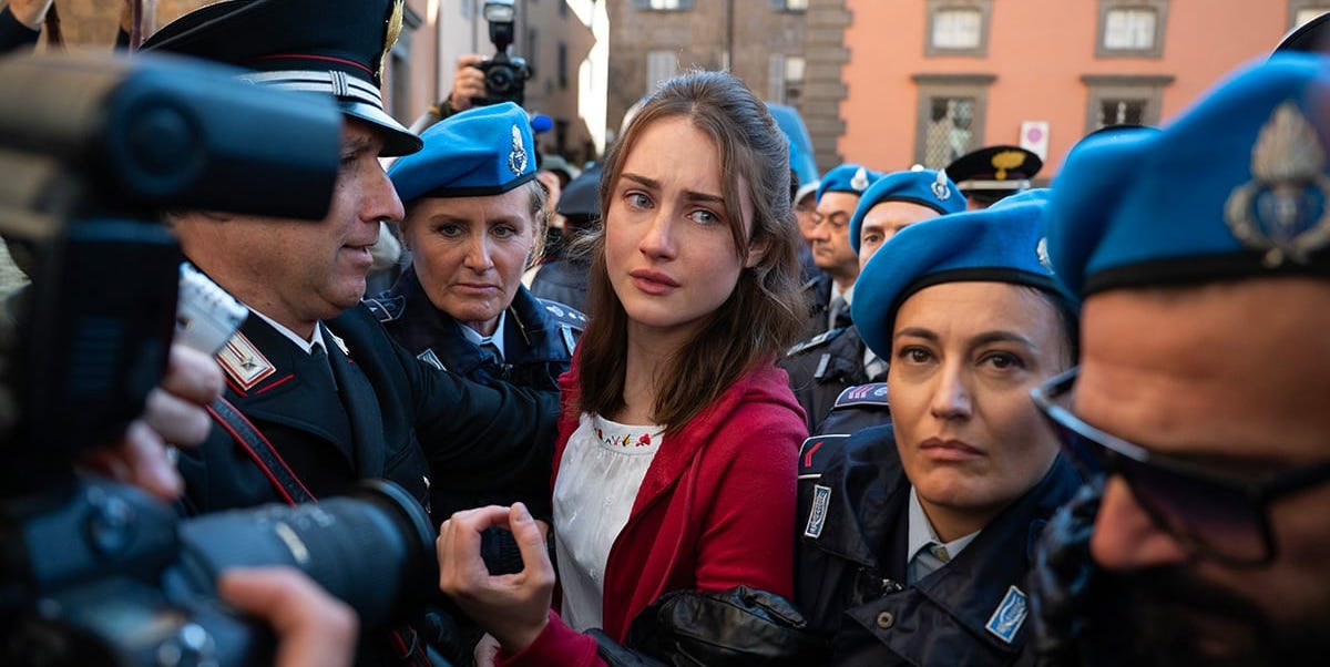 Amanda Knox Says that Grace Van Patten Captured Her ‘Whimsy’ in the New ...