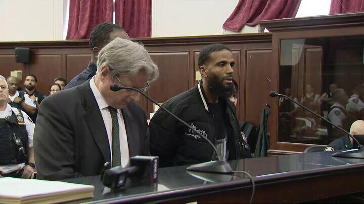 Man accused in violent attack on court officers inside Manhattan ...