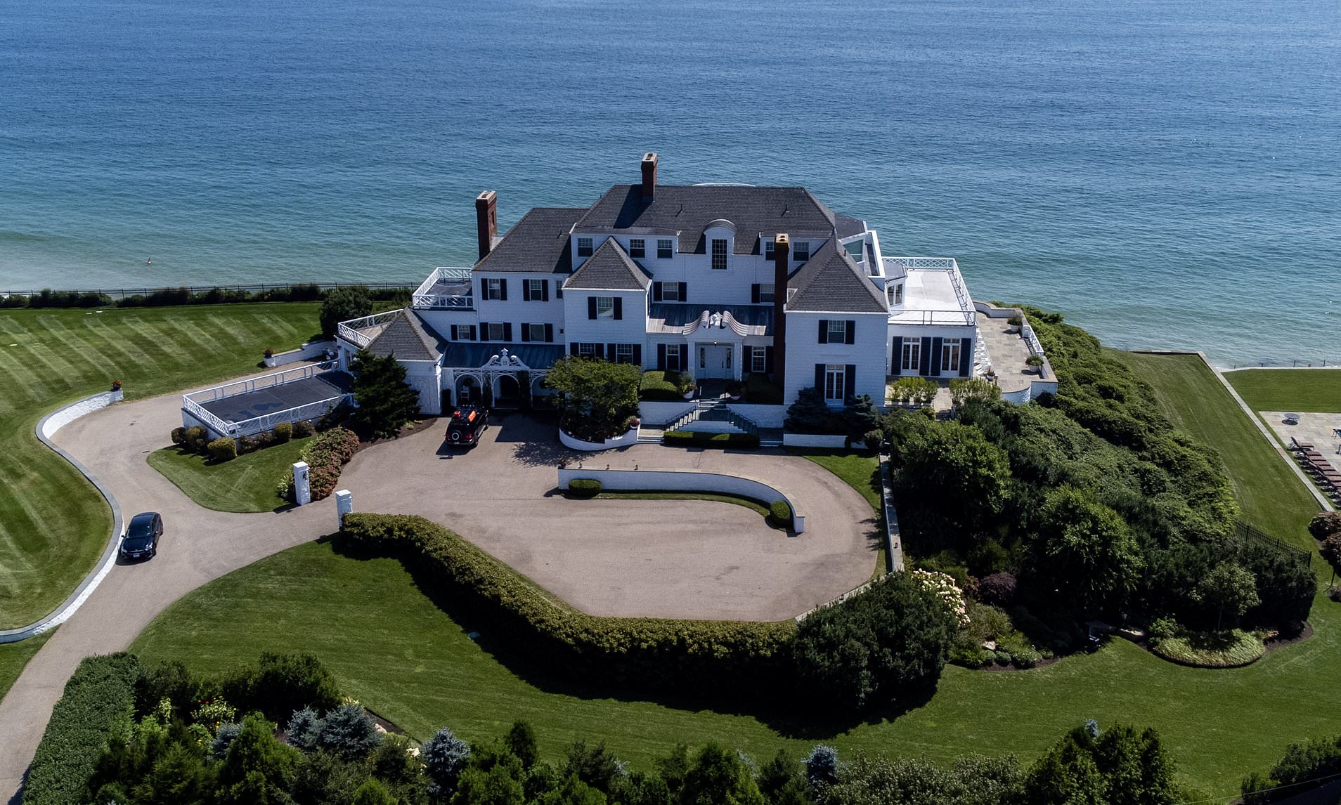 Tragic update in case of human remains that washed up near Taylor Swift ...