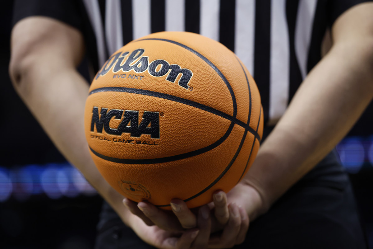 Fans are Losing It After EA Sports Makes Major College Basketball ...