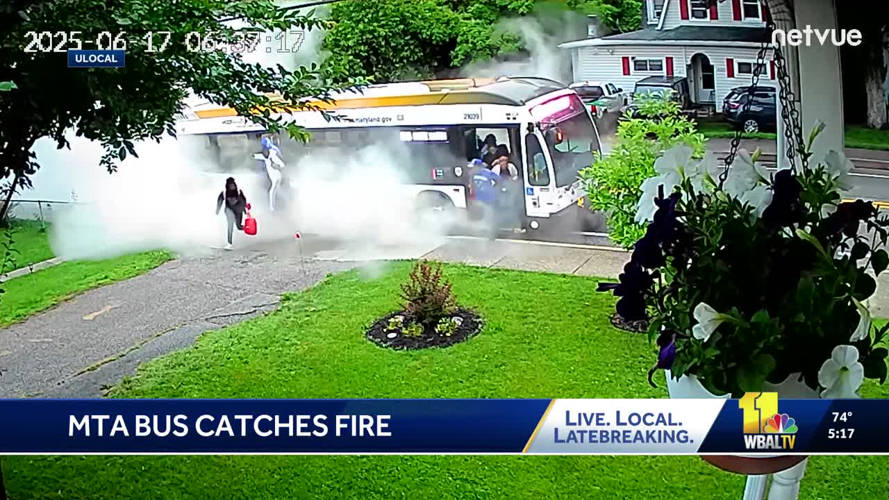 Bus passengers scurry amid smoky situation in Rosedale