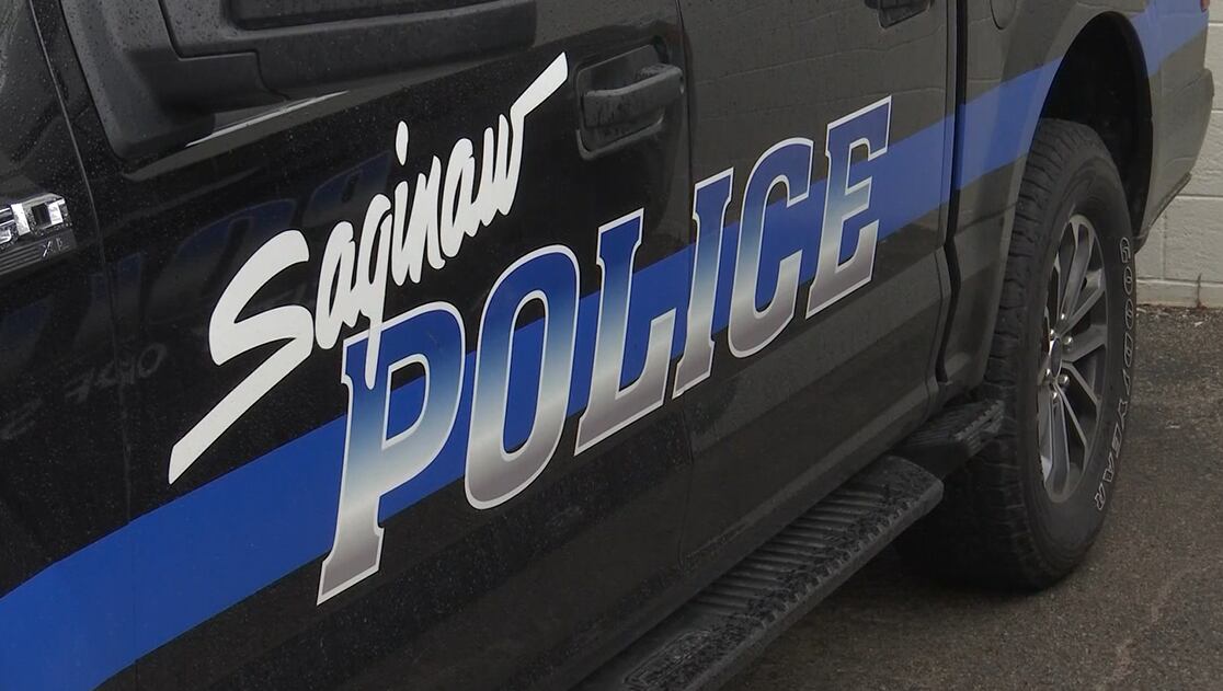 43-year-old killed, 2 men injured in Saginaw shooting