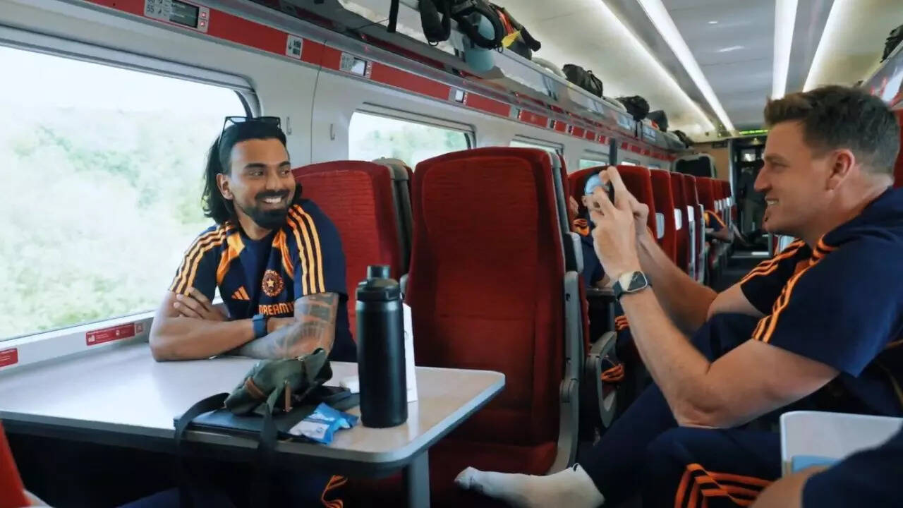 IND vs ENG: Coffee, selfies, window seat fight and memories, India ...