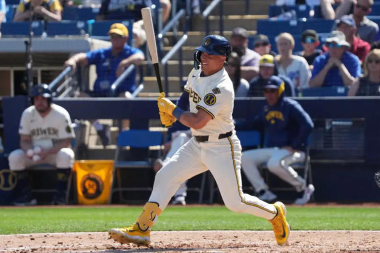Milwaukee Brewers LF Makes 'Surreal' Debut in Home State Minnesota ...