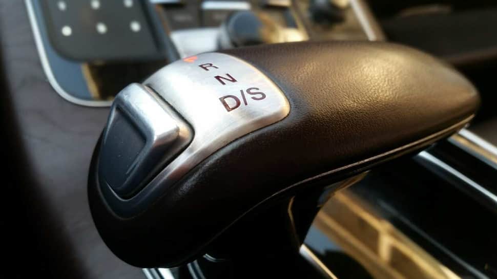 Manual Vs Automatic Cars: Which One Should You Buy? Discover Top Pros ...