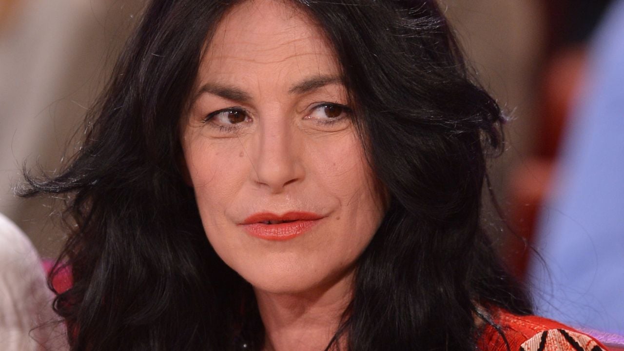 Lio, 63 ans, ruinée ? Ces "dettes" monstrueuses qui l’ont obligée à ...