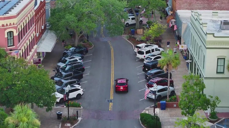 Fernandina Beach business owners rally against paid parking proposal