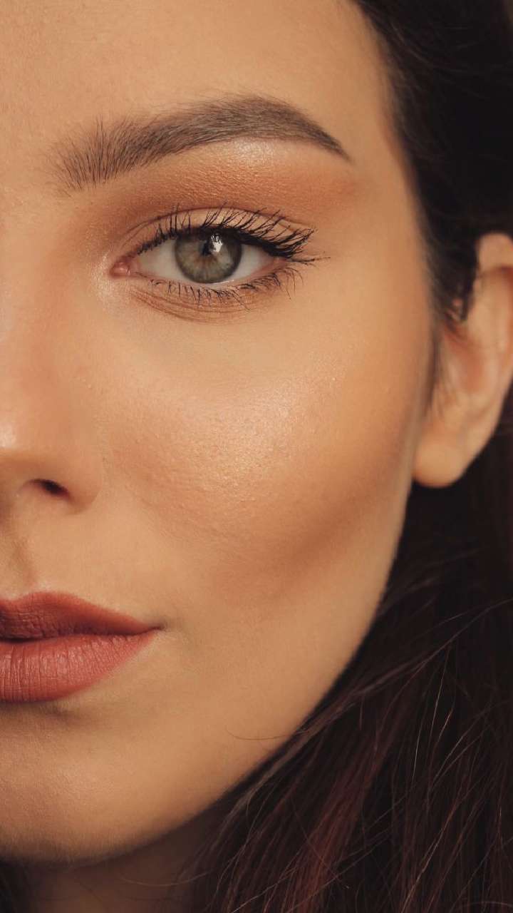 How Can You Regrow Eyebrows Faster Naturally?