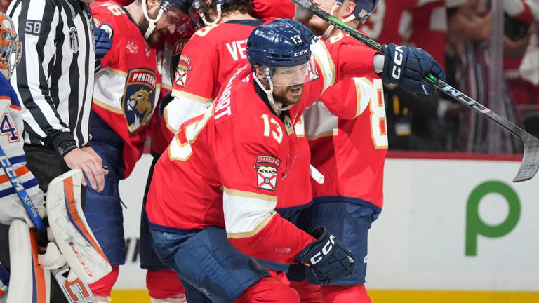 Florida Panthers win second straight Stanley Cup in a 5-1 romp, led by ...