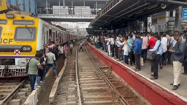 Mumbai Local Train Update: Rail Fracture Hits Central Railway Services