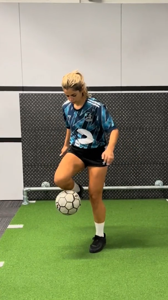 Easy Way to Master Juggling to Improve Your Football Skills – Soccer