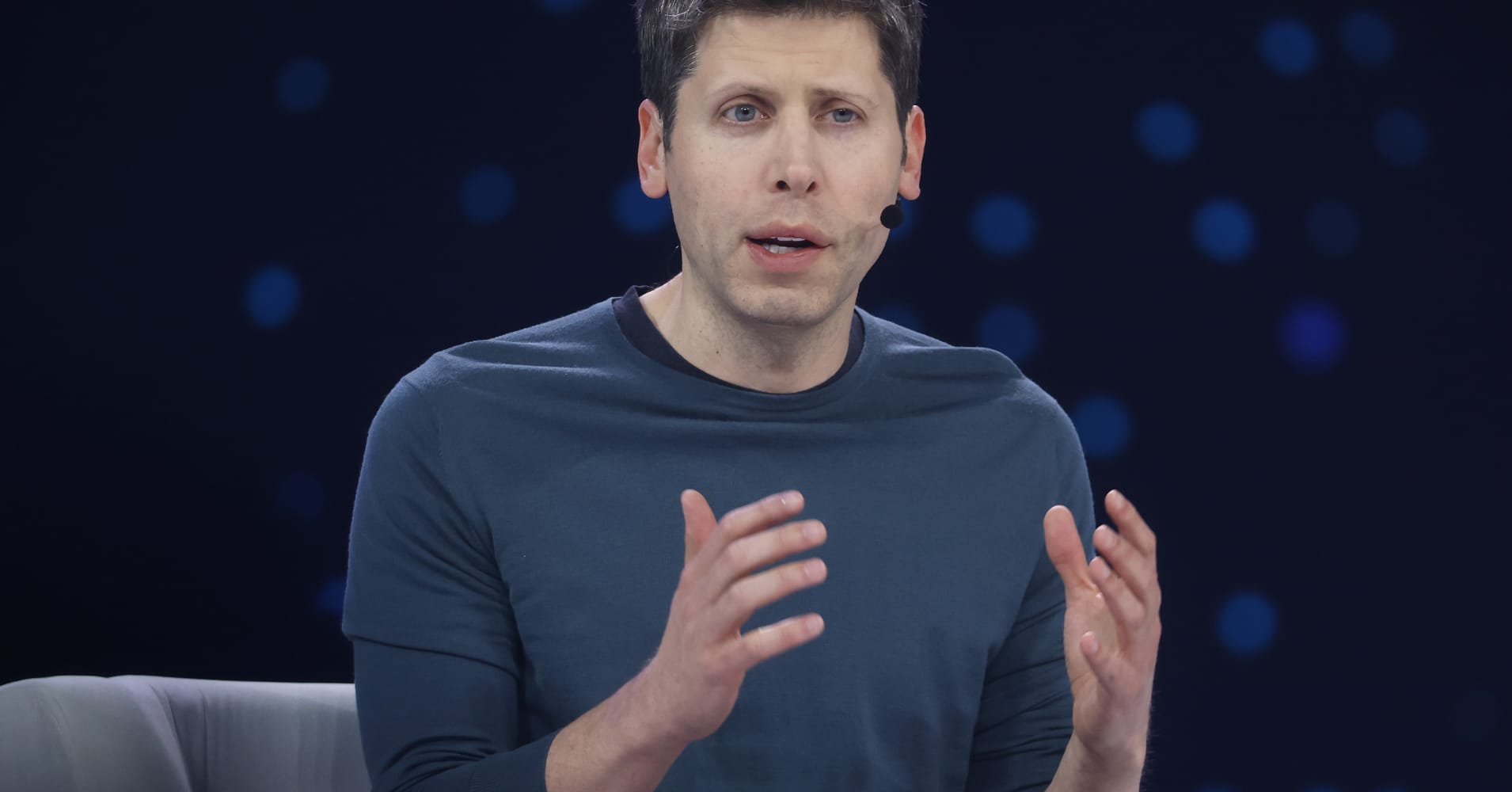 Sam Altman says Meta offered OpenAI staff $100 million bonuses, as Mark ...