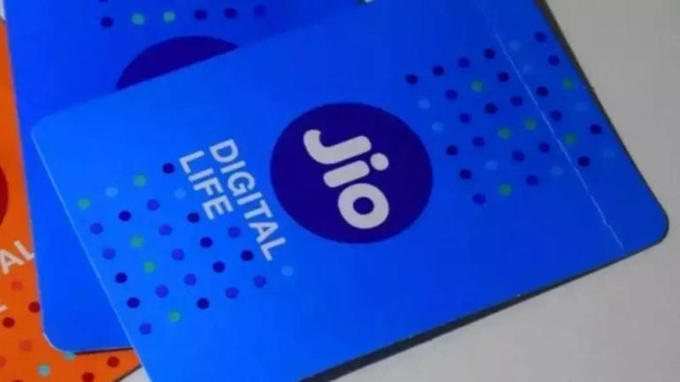 Jio चा ‘हा’ प्लॅन घ्या, वर्षभर रिचार्जचं नो टेन्शन, 912 GB डेटासह फ्री ...