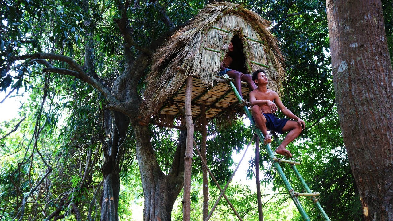 How Two Men Built This Amazing Bamboo Tree House in the Wild