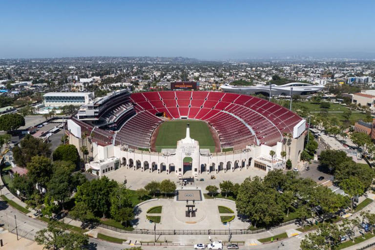 Metro scrambles to find funding for massive bus fleet that is the heart ...