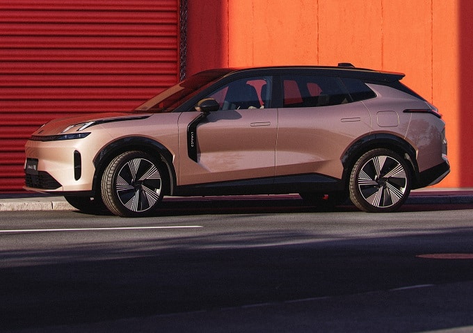 Lynk & Co 08: via a vendite online e prenotazione dei test drive