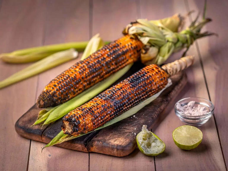 Craving corn this monsoon? Here is what nutritionists want you to know ...