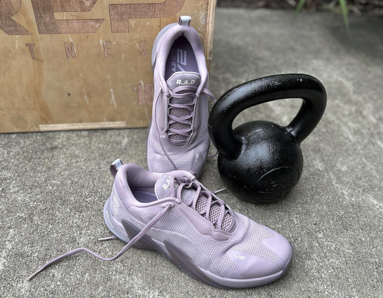 6 Best Weight Lifting Shoes (And Why Running Shoes Don’t Work)